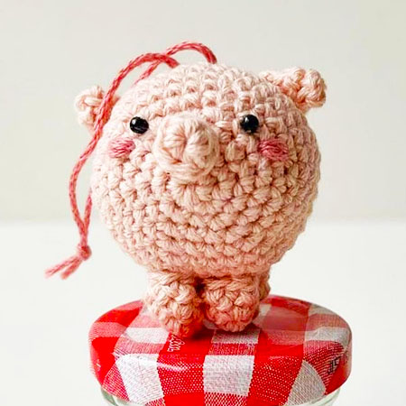 Easy Keychain Crochet Pig Amigurumi PDF Pattern