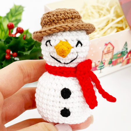 Snowman with Melon Hat Amigurumi Pattern