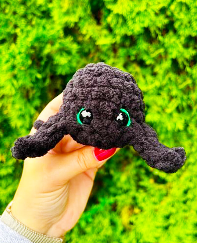 Black Crochet Spider Keychain Free Pattern - Amigurumiday
