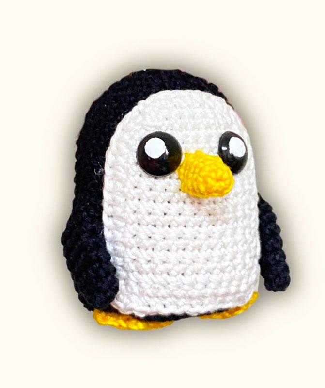 Gunter Penguin Crochet Keychain PDF Pattern - Amigurumiday